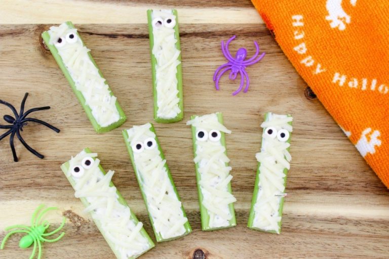 Halloween Classroom Treats - The Best 25 Halloween Treats for Kids