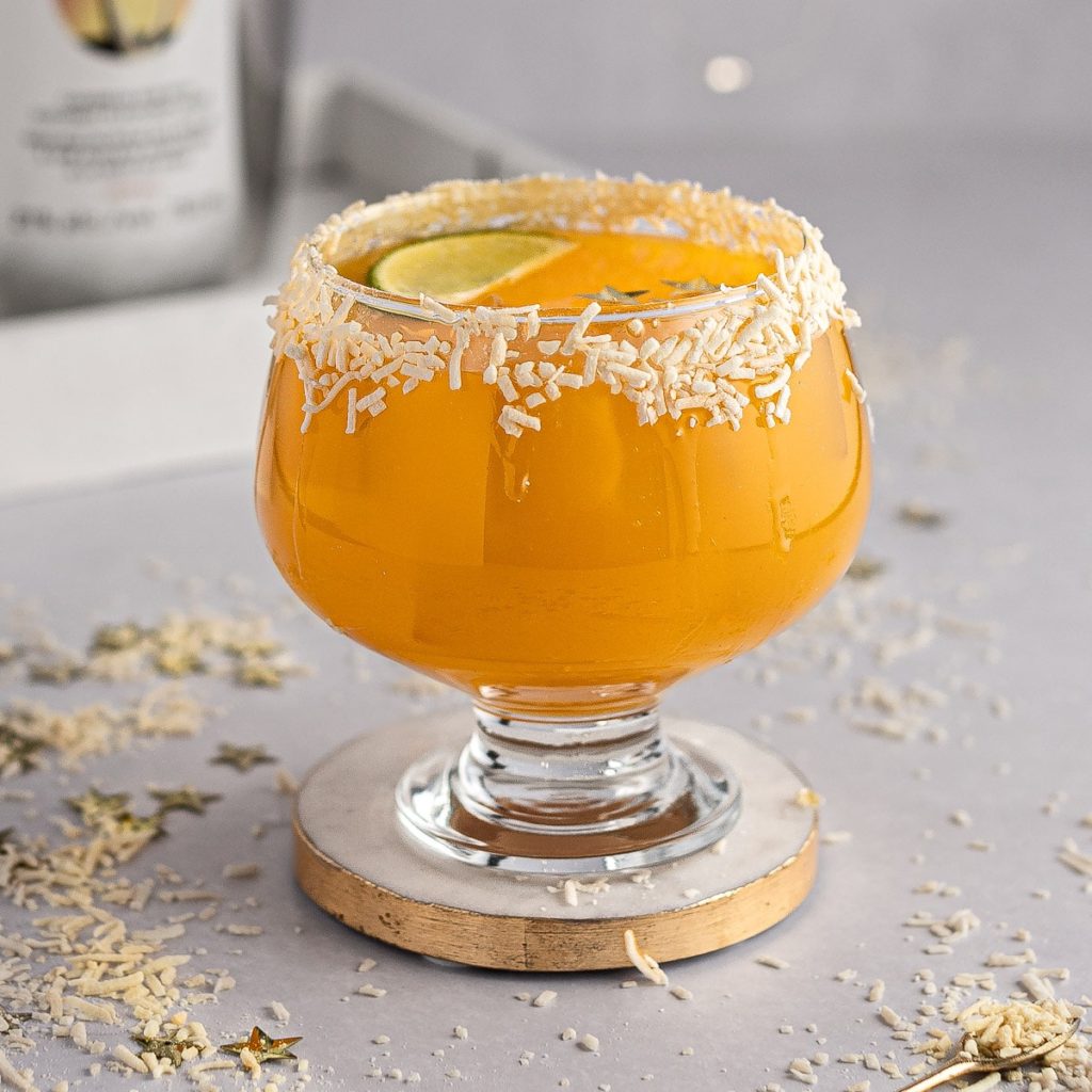 The Best Mocktails and Tropical Alcoholic Drinks for a Luau