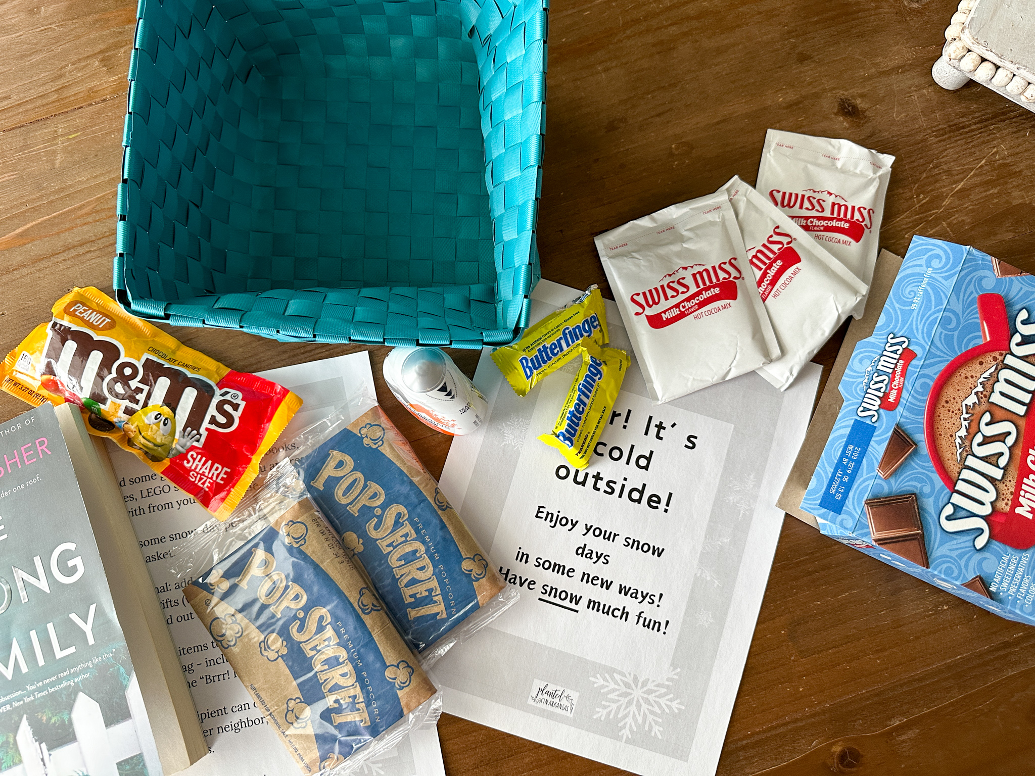 Make a Snow Box Gift for Neighbors (with Free Printables)